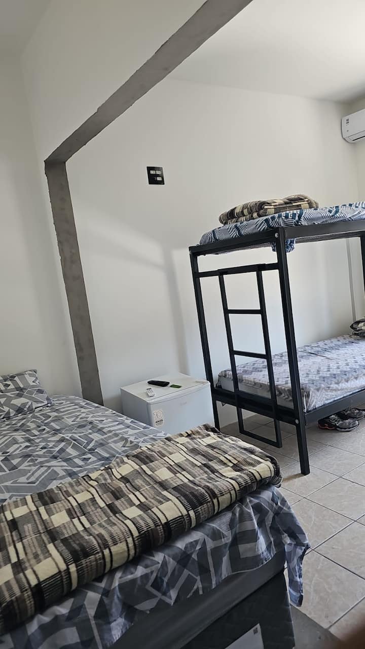 Quarto Triplo. Completo - Valinhos