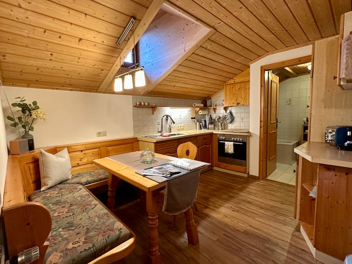 Leitenlehen-2p-mansardenwohnung Mit Bergblick - Berchtesgaden