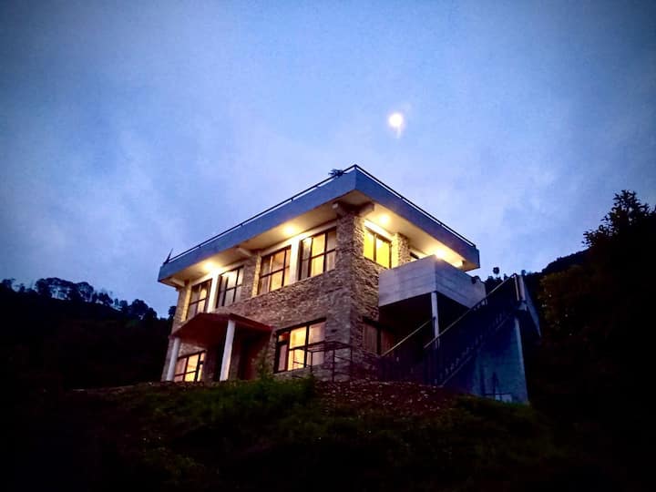 The Moss Camps - Scenic Getaway Near Kainchi Dham - Nainital