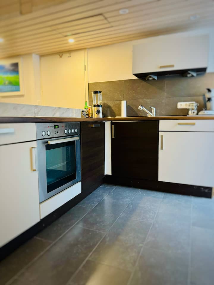 35 Qm Wohnung Mit Küche & Bad - Ried