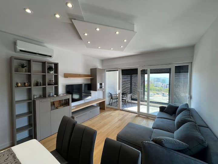 ŽNjan Serenity - Podstrana