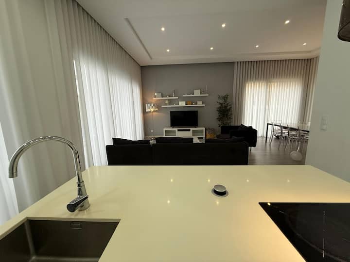 Casa Isolada Com Piscina - T3 - Seixal