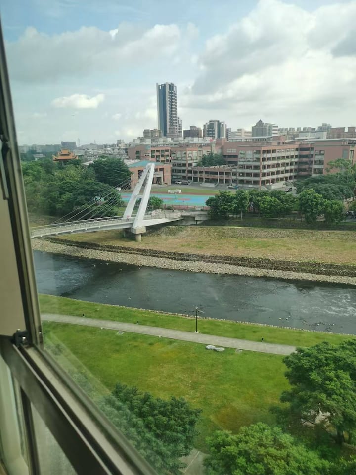 下南崁面河景觀套房,近B&q及台茂,可使用客廳+廚房。 - 八里區