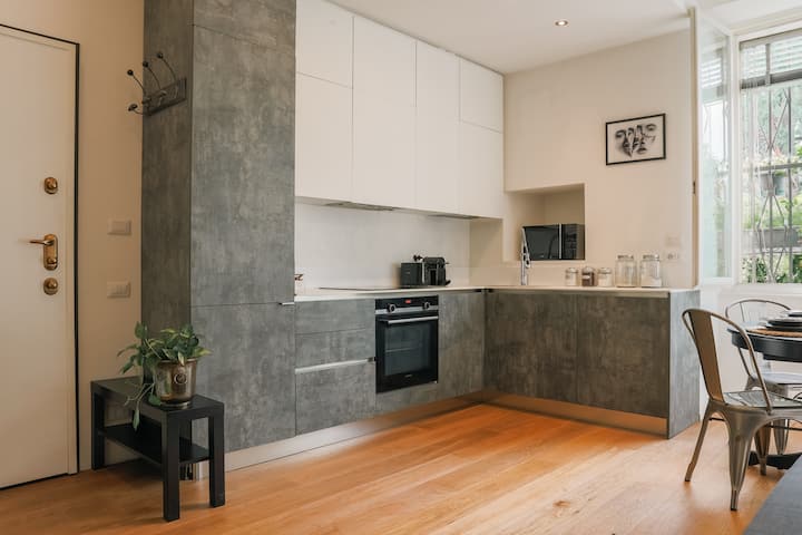 La Casa Nel Vicolo - The House In The Alley - Como