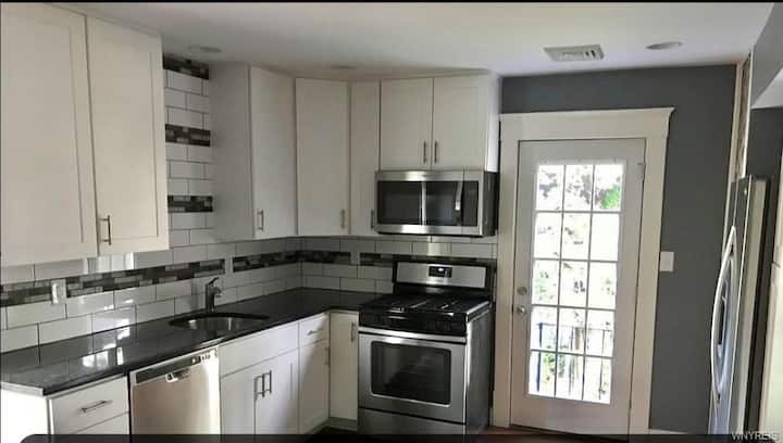 Cozy One Bedroom Apartment - Buffalo, NY