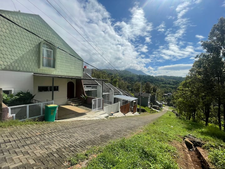 The Best Holiday Villa In Bandung - Bandung