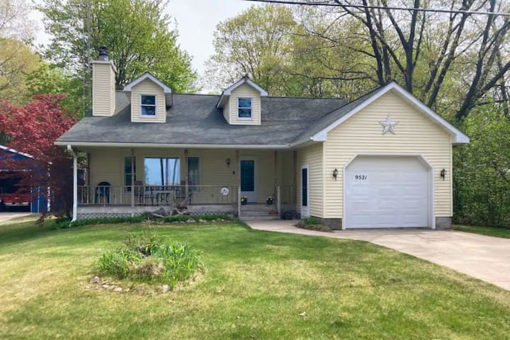 Silver Lake Dunes Cottage - Pentwater, MI