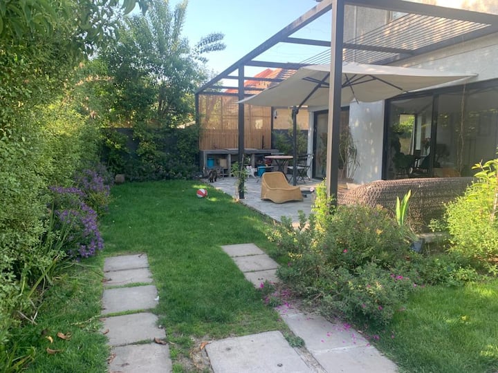 Casa Tranquila Y Espaciosa(sector Alto Las Condes) - Santiago (Chile)