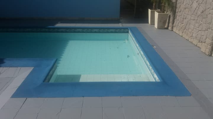 Casa  Com Piscina  3 Quartos  3 Banheiro 3 Vagas - Niterói