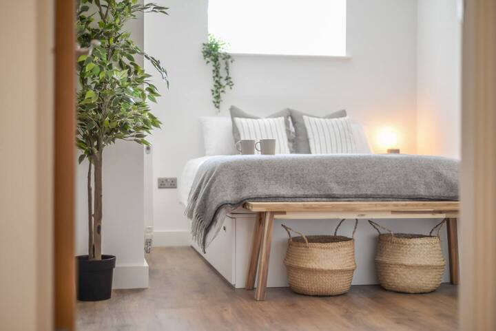Gorgeous Chester City Apartment - Chester, UK