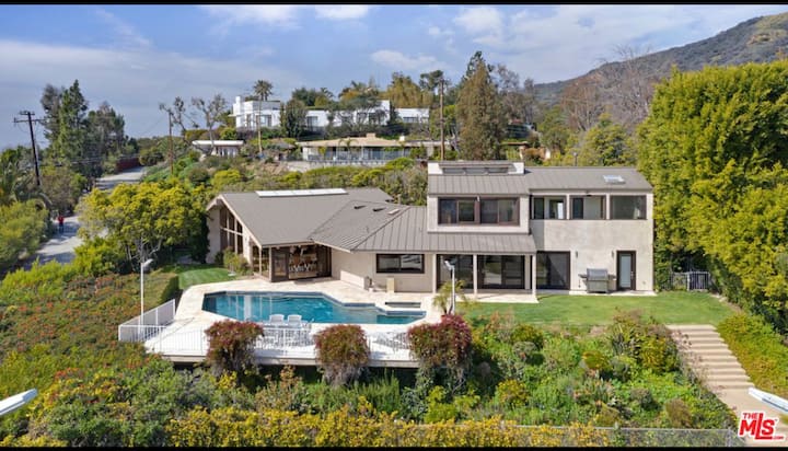 Luxury Malibu Beach House - Malibu