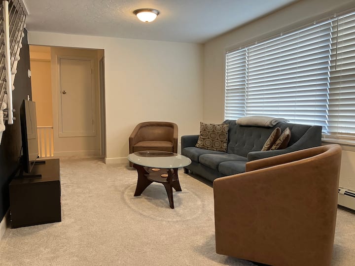 Downtown Waltham Apartment - Waltham, MA