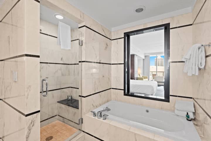 Fontainebleau Penthouse Suite Sorrento Tower - Miami Beach, FL