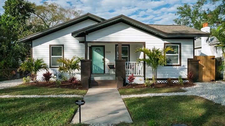 Hia Hideaway - Tampa