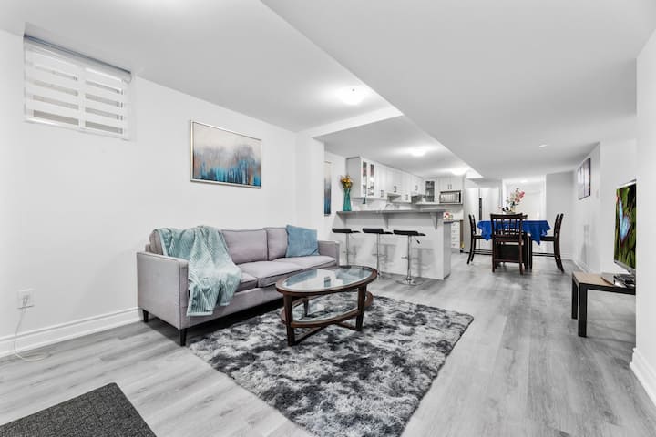 Lake Haven: Luxe Modern Apt 4b/2b Waterfront Home! - Newcastle