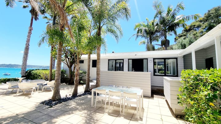 The Beach House 2bedroom Suite #3 - Snells Beach