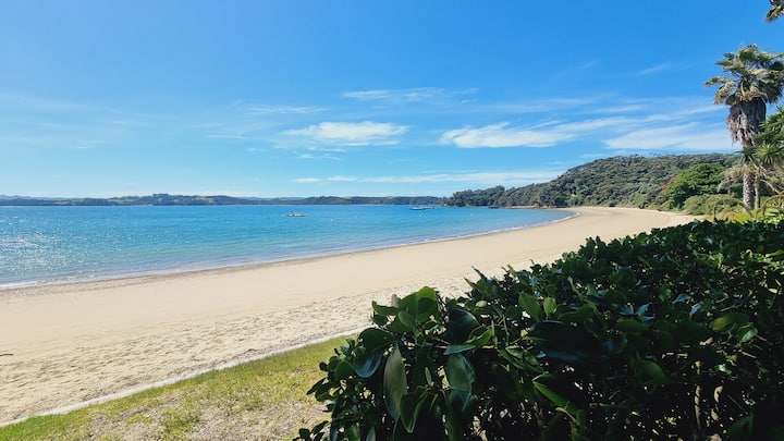 The Beach House 2bedroom Suite #2 - Matakana