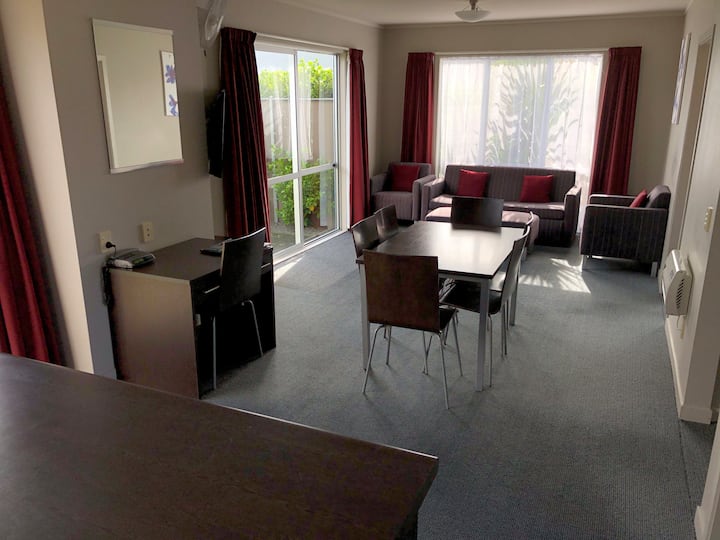3bedroom Apartment With Spa Bath - パーマストンノース