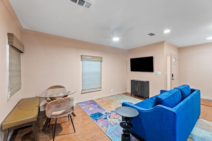 Casita Soleil - The Pearl - Downtown - 2 Queen - San Antonio, TX