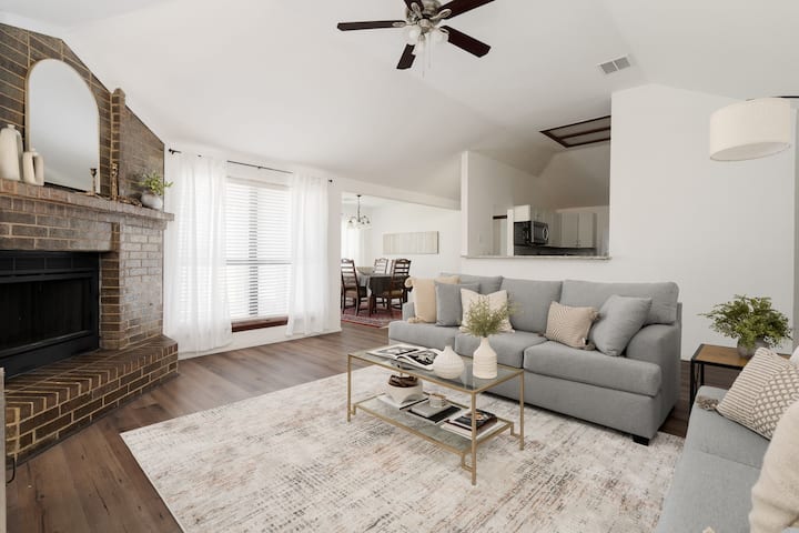 Edmond Gem: 3bdr/2bath (Near Everything) - Edmond, OK