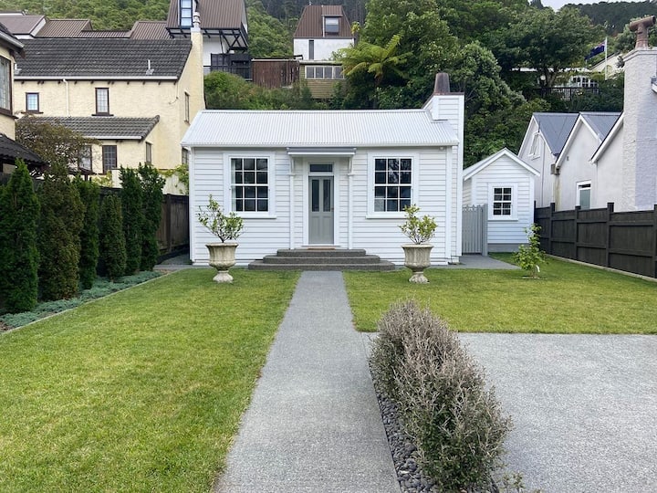 Classical Thorndon Cottage - Wellington