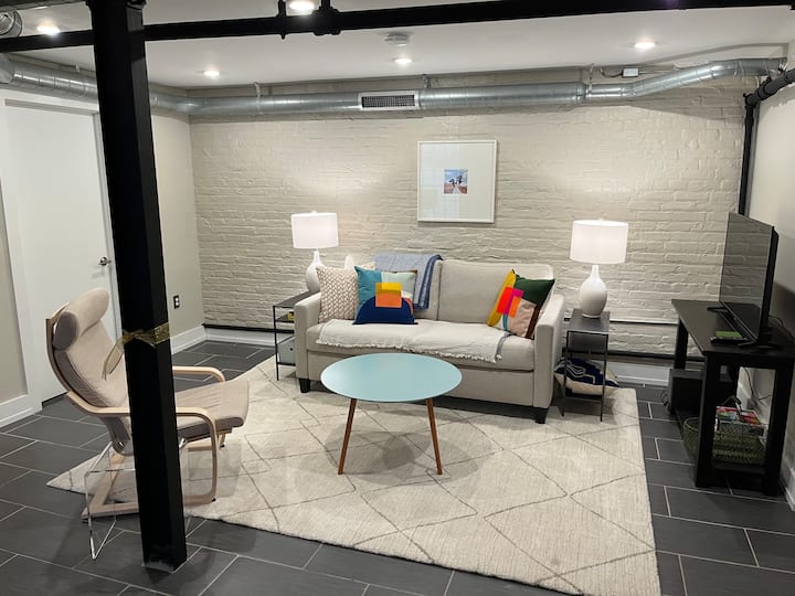 Modern Apartment-woodley Park - Bethesda