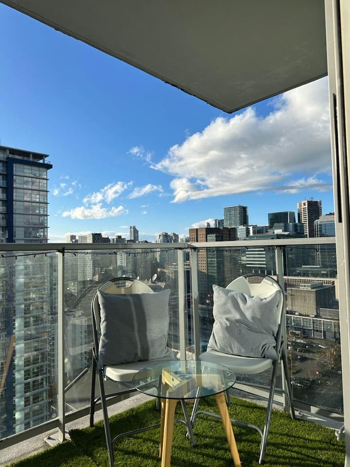 02 Brs 02 Fbs 01 Den Pool Sauna - Vancouver