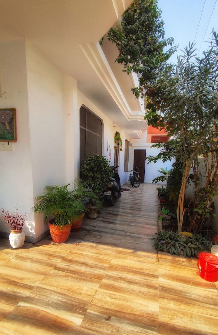 Indian Culture Homestay Near Triveni - Prayagraj