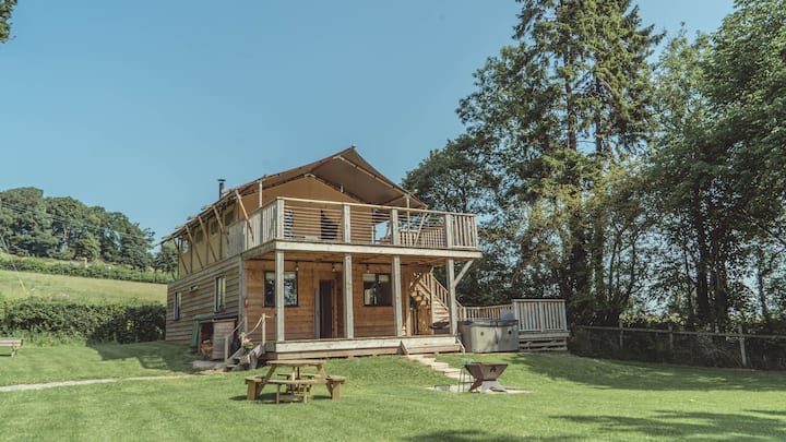 Sweeney Farm Glamping - Briedden Lodge - Shropshire