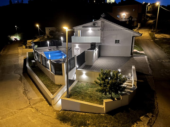 Water Spring House - Sinj