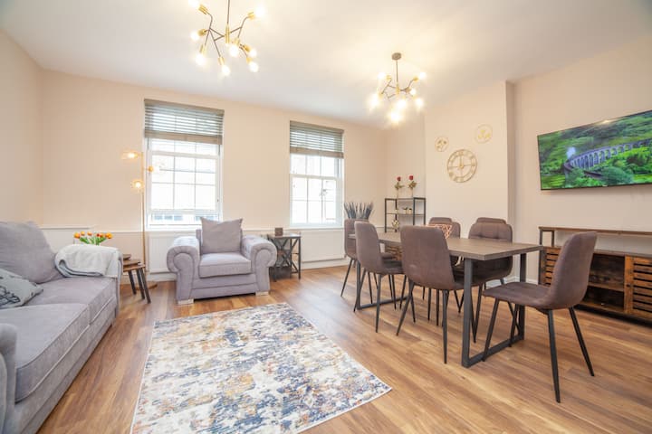 Spacious & Central 3 Bedroom Apartment. - Woolwich