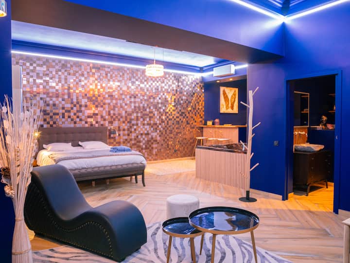 Love Room ~ Le Voluptueux ~ Sauna ~Jacuzzi - Angers
