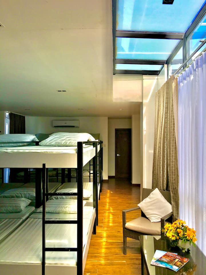 Dorm Rm: Breakfast, Swimming Pool, Billiard, Gym - Tagaytay