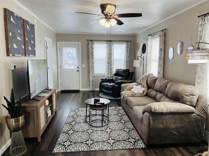 Birch Haven, Close To Downtown! - Norfolk, NE
