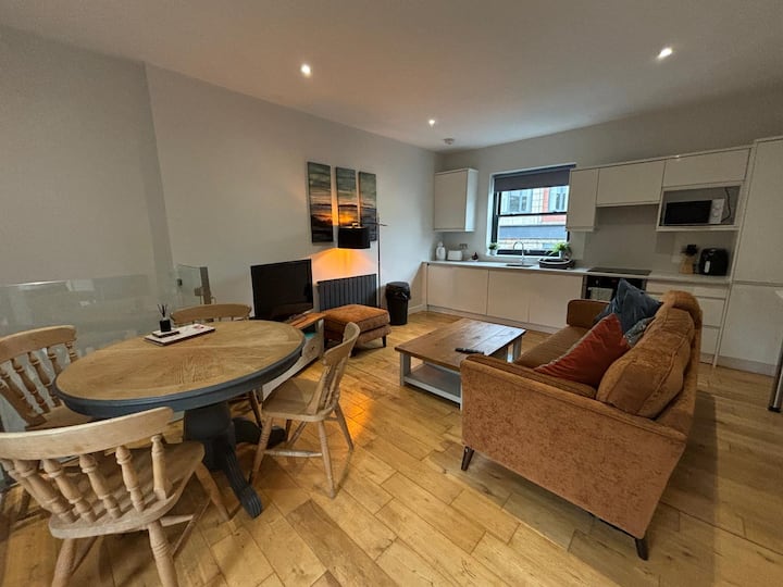 Modern 2bed Flat | Ideal For Wind Turbine - Cleethorpes