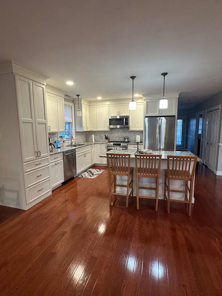 Cozy And Winsome Family Beach Home - Seabrook, NH