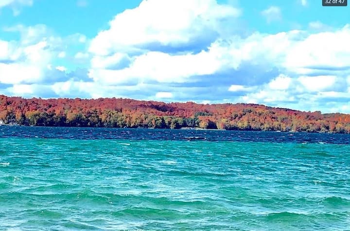 Torch Lake Waterfront Cottage - Kewadin, MI