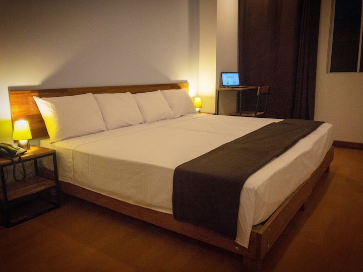 Habitación Con A/c A 150mts De La Plaza De Armas - Iquitos