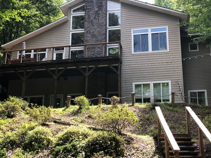 Summit Ridge Retreat Lkn (10 Beds) - Lake Norman, NC