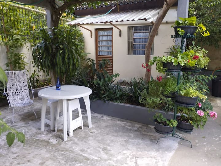 Casinha Em Anexo à Moradia - Santa Maria
