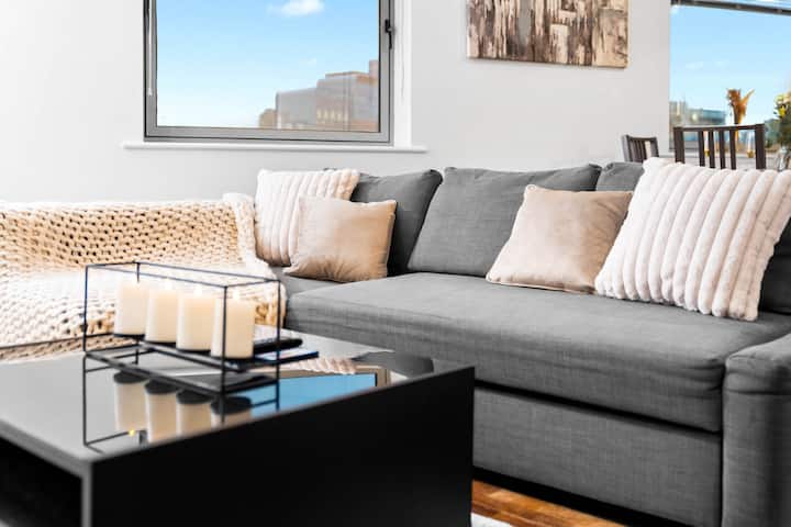 Central Gem With Balcony & Free Parking - Birmingham