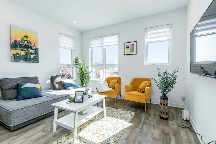 Townhouse With 3bdr Close To Dt Mtl Free Parking - Longueuil