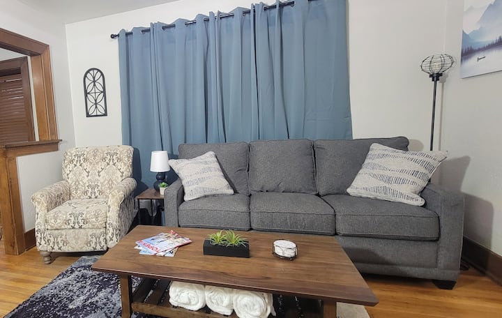 Capital City Bungalow - Topeka, KS