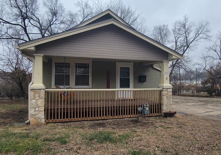 Capital City Bungalow - Topeka, KS