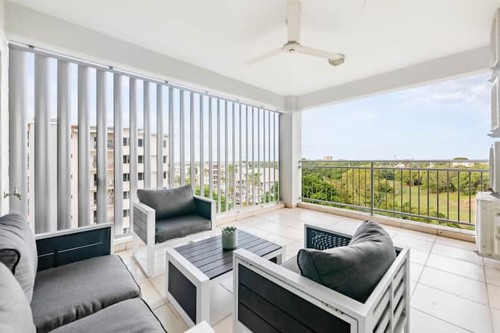Tropical Horizons—chic Family Stay With Pool - Australia