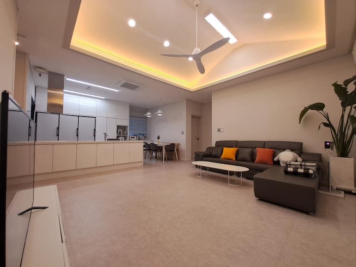 먹거리만챙기면끝!압도적고퀄리티모던신축독채!가족단체모임최고!사계절바베큐불멍호텔침구! - Gwangju