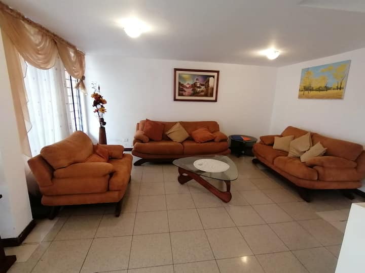 Amplia Casa Mall Paseo Shopping - Ambato