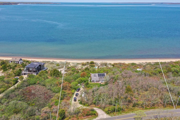Charming Beachfront Cottage - Amagansett, NY