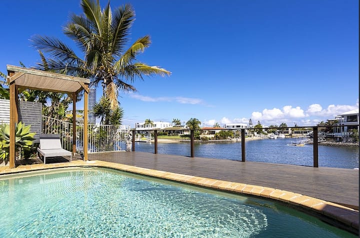Relaxing 5br Waterfront Getaway + Pool + Jetty - Gold Coast