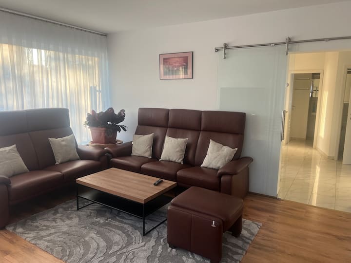 Moderne 4 Zimmer Wohnung - Nürnberg